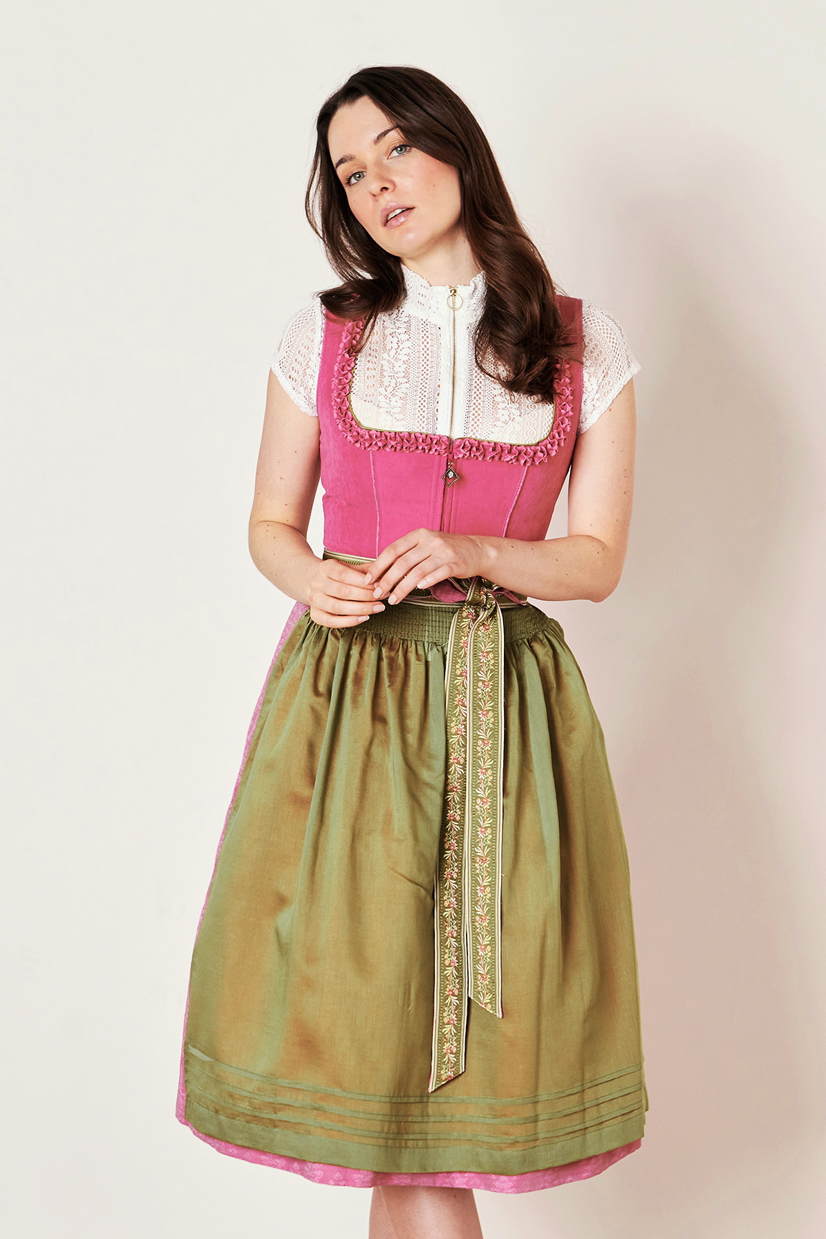 Dirndl Leevke (70cm) in pink im Krüger Dirndl Online Shop