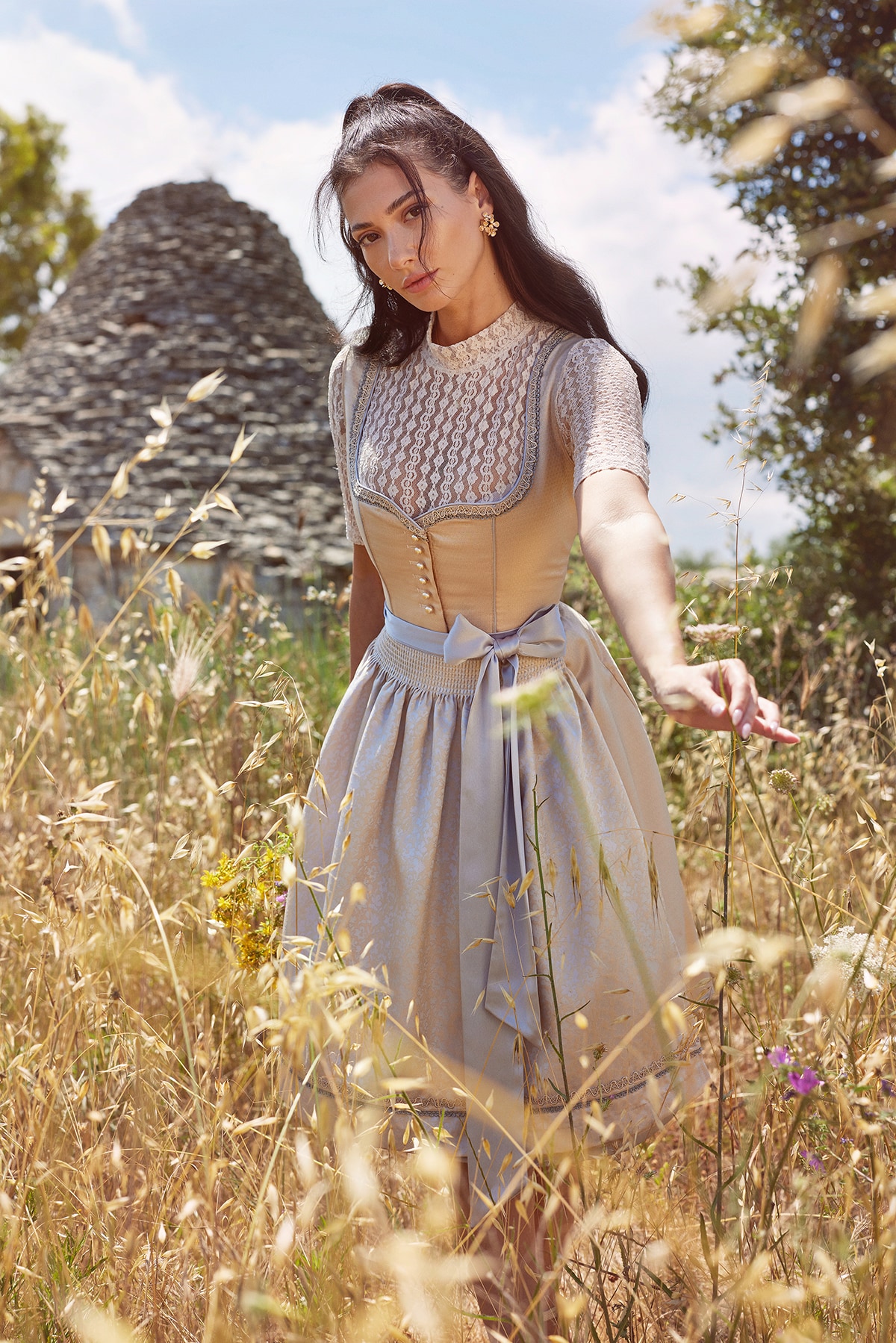 Dirndl Millefoglie (60cm) in beige im Krüger Dirndl Online Shop