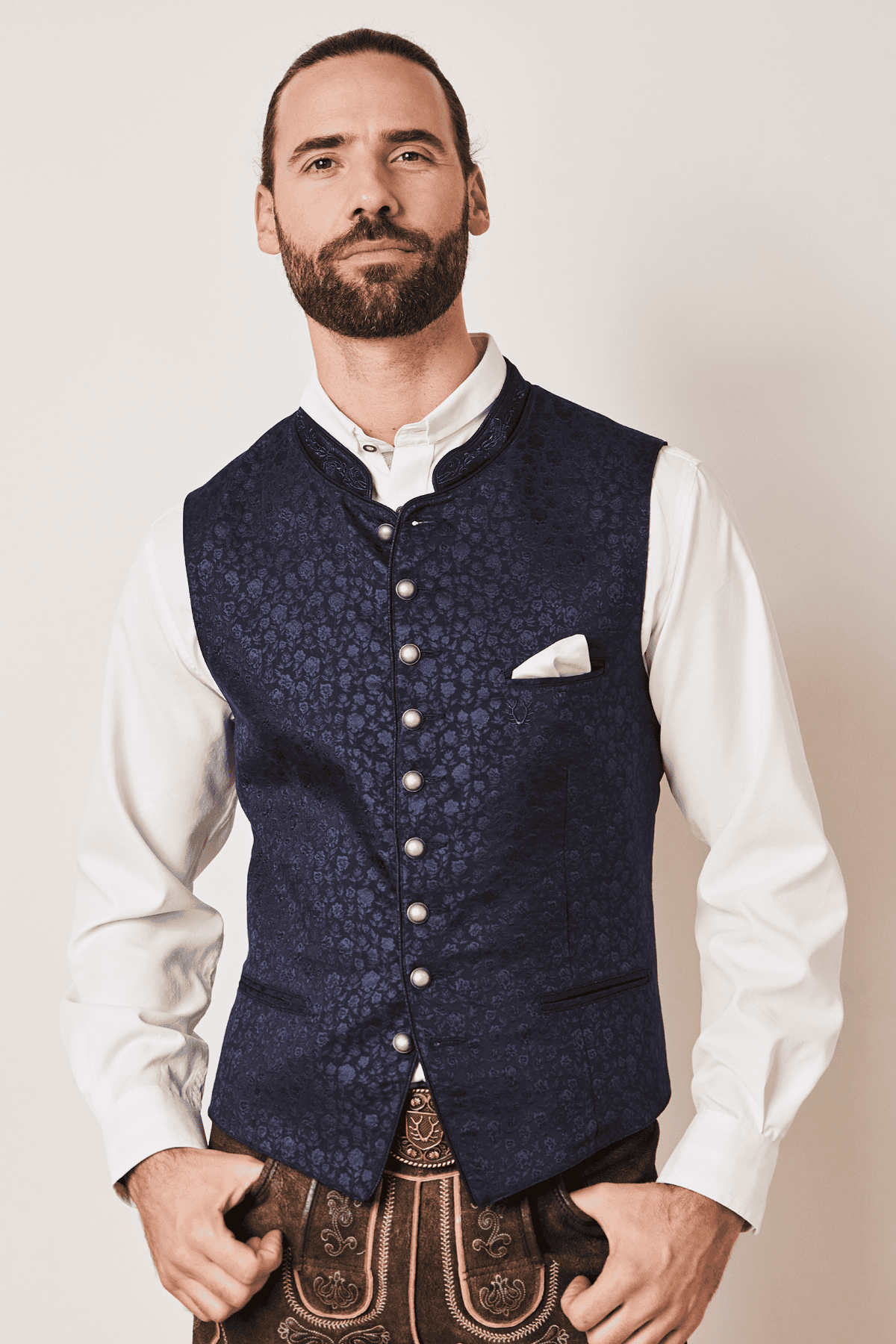 Trachtenweste Juanito in blau im Krüger Dirndl Online Shop