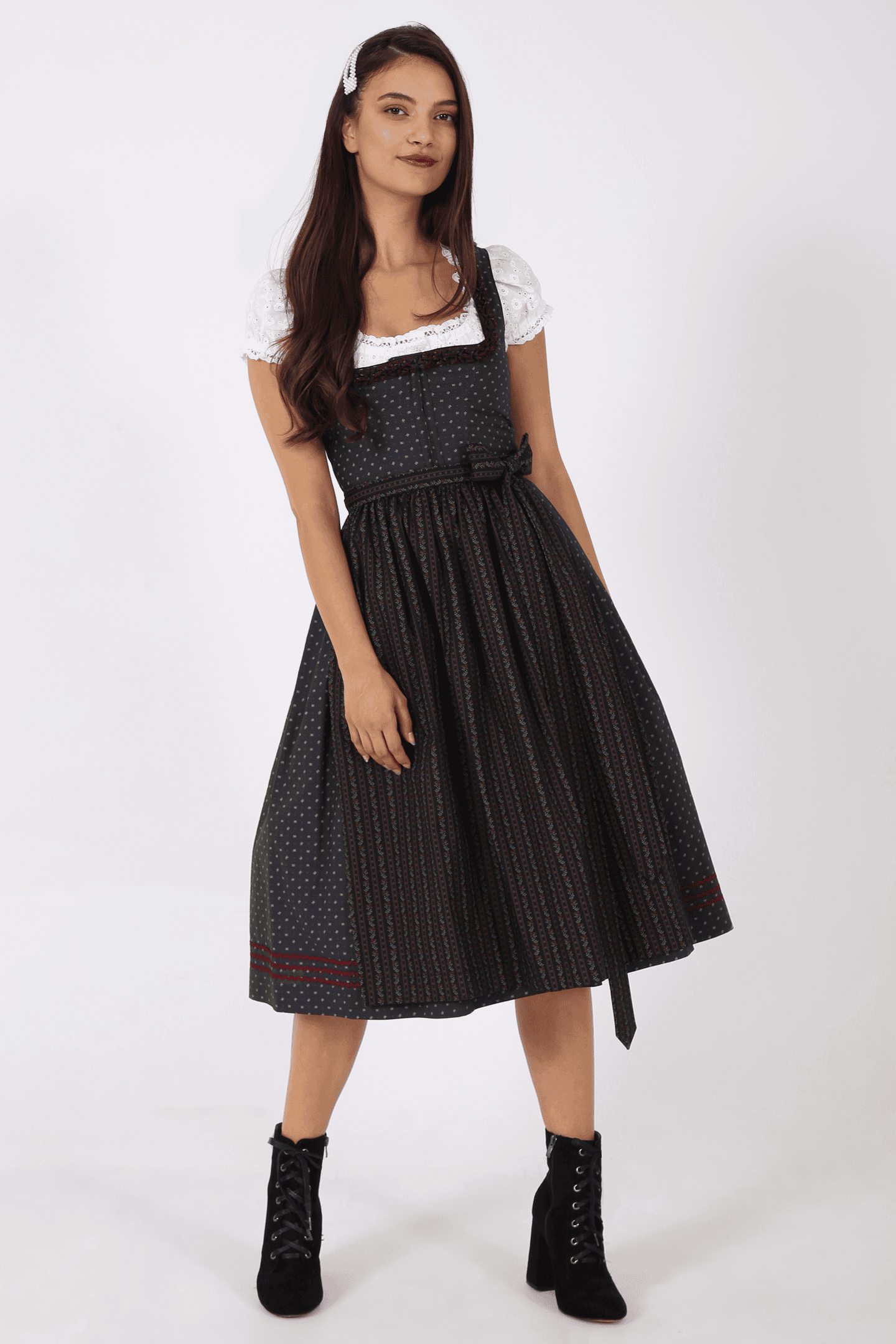 Dirndl Rita (70cm) in schwarz im Julia Trentini Online Shop