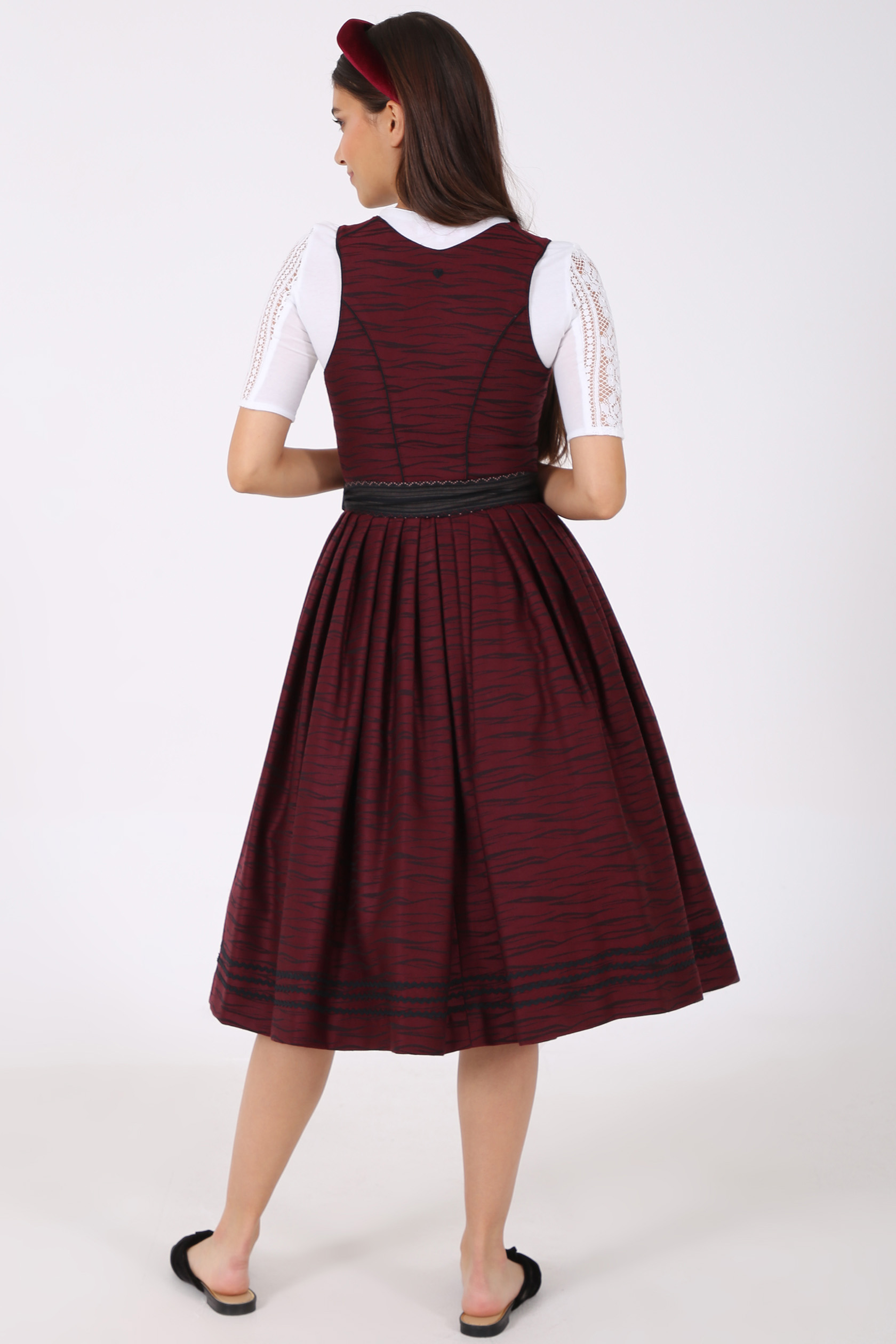 Dirndl Rita (70cm) in rot im Julia Trentini Online Shop