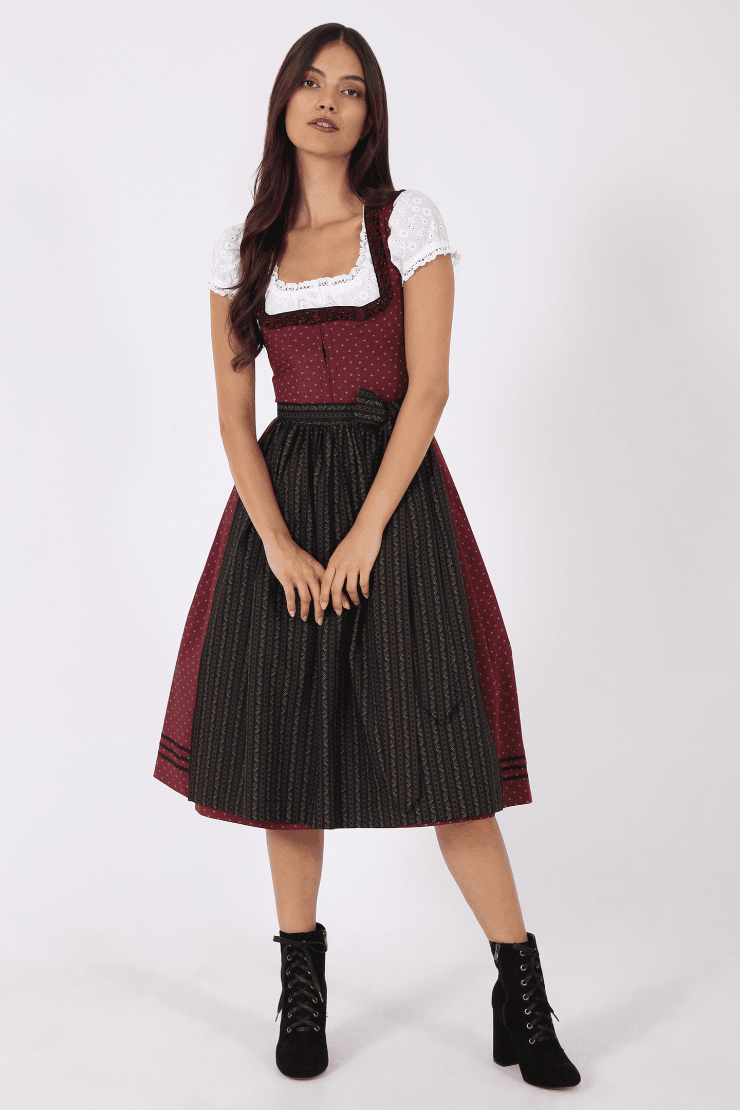 Dirndl Rita (70cm) in rot im Julia Trentini Online Shop